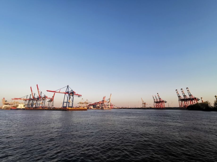 Hamburg auf dem Wasser erleben: Hadag Linie 62, Fleetfahrt, Kanalfahrt ...