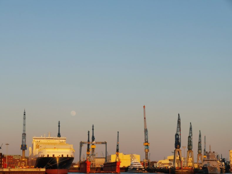 Hamburg auf dem Wasser erleben: Hadag Linie 62, Fleetfahrt, Kanalfahrt ...