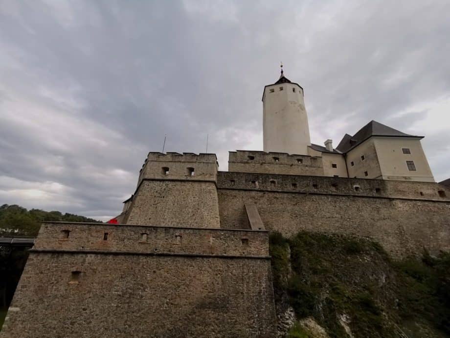 Burg Forchtenstein - die Burg der Esterházys mit bedeutenden Sammlungen ...